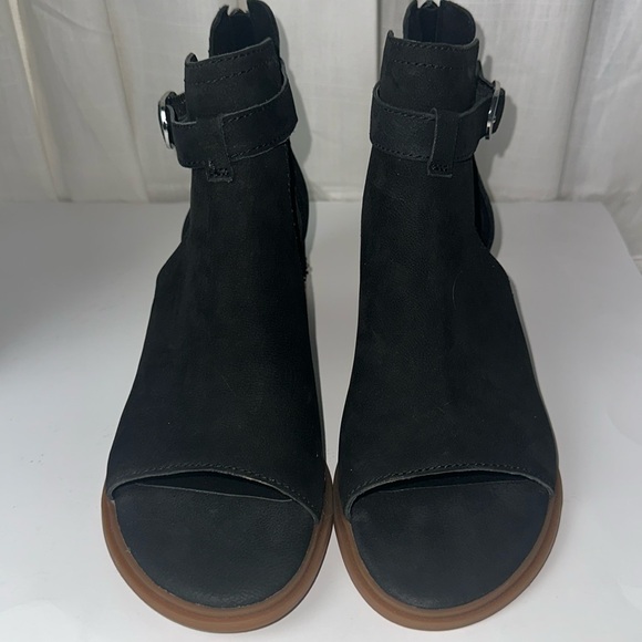 Chelsea & Violet | Shoes | Chelsea Violet Hendricks Suede Shooties ...